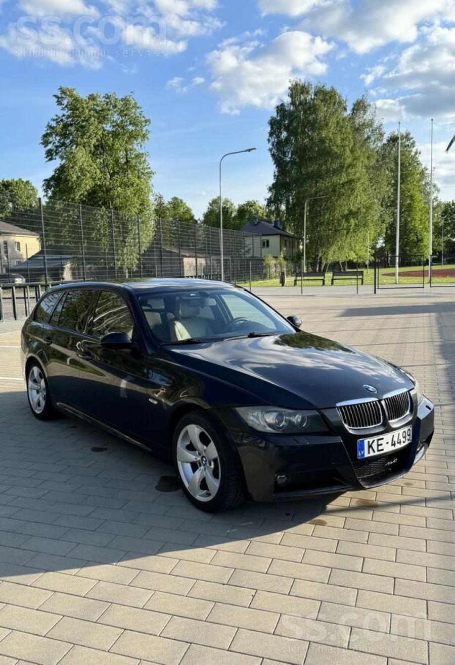 Черный БМВ 325 2007 в Елгава, объемом двигателя 3.00 л и пробегом 320 тыс. км за 3900 €, фото 1 на AUTOMOTO.COM.LV