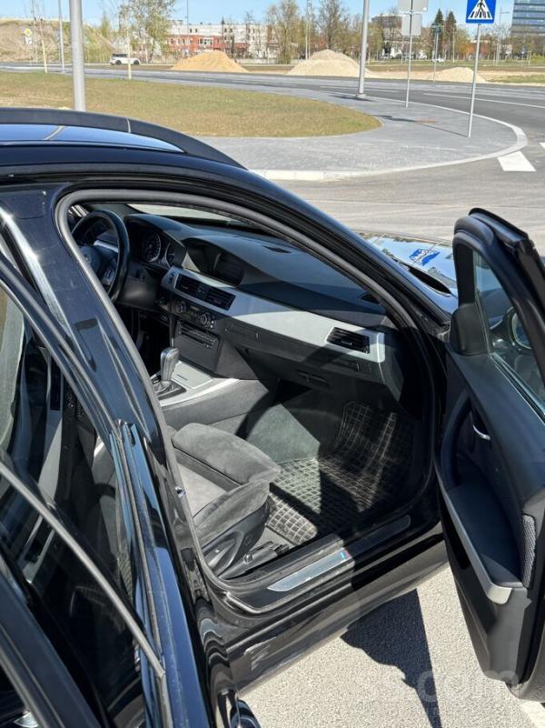 Melns BMW 325 2007 Rīga, ar dzinēja tilpumu 3.00 L un nobraukumu 425 tūkst. km par 4500 €, foto 3 vietnē AUTOMOTO.COM.LV