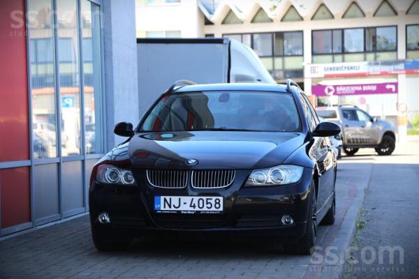 Black BMW 325 2007 in Riga, with an engine capacity of 3.00 L and mileage of 358 thousand km for 4995 €, photo 1 on AUTOMOTO.COM.LV