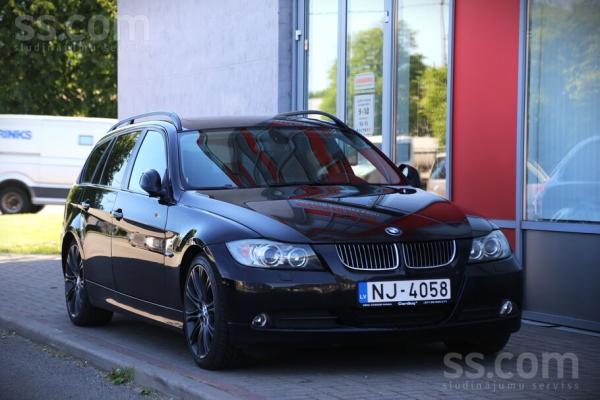 Black BMW 325 2007 in Riga, with an engine capacity of 3.00 L and mileage of 358 thousand km for 4995 €, photo 4 on AUTOMOTO.COM.LV