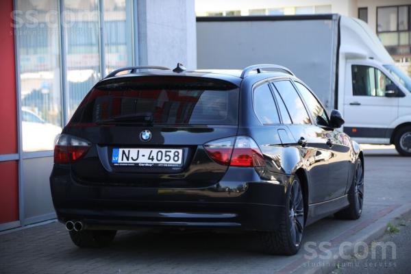 Black BMW 325 2007 in Riga, with an engine capacity of 3.00 L and mileage of 358 thousand km for 4995 €, photo 6 on AUTOMOTO.COM.LV