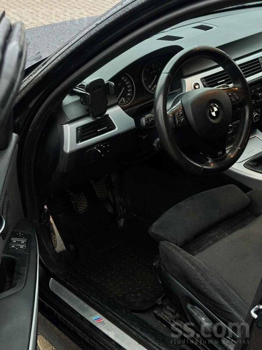 Melns BMW 325 2007 Valmiera, ar dzinēja tilpumu 3.00 L un nobraukumu 414 tūkst. km par 5299 €, foto 6 vietnē AUTOMOTO.COM.LV