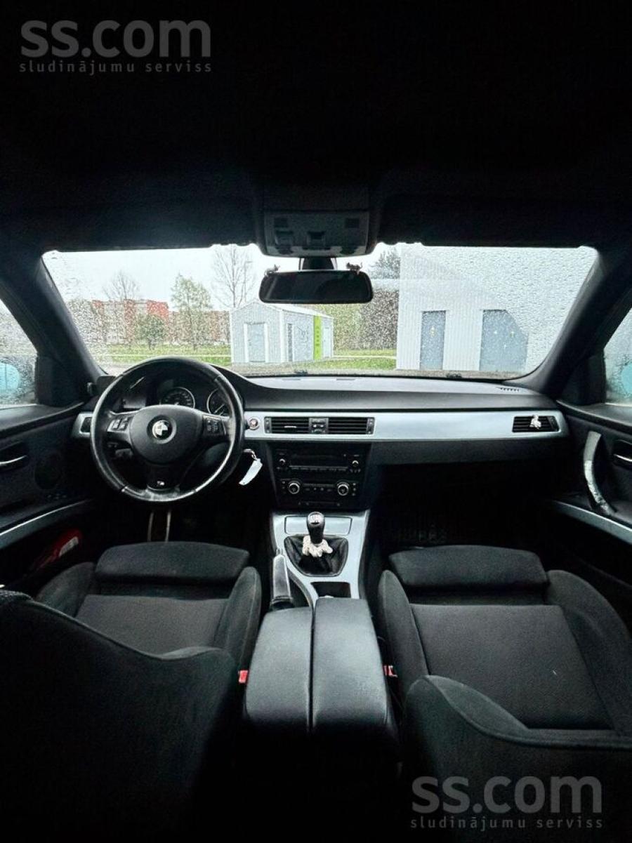 Melns BMW 325 2007 Valmiera, ar dzinēja tilpumu 3.00 L un nobraukumu 414 tūkst. km par 5299 €, foto 7 vietnē AUTOMOTO.COM.LV
