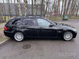 Melns BMW 325 2007 Rīga, ar dzinēja tilpumu 3.00 L un nobraukumu 385 tūkst. km par 4600 €, foto 3 vietnē AUTOMOTO.COM.LV