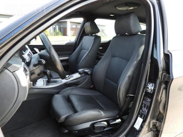 Black BMW 325 2007 in Riga, with an engine capacity of 3.00 L and mileage of 334 thousand km for 5390 €, photo 9 on AUTOMOTO.COM.LV