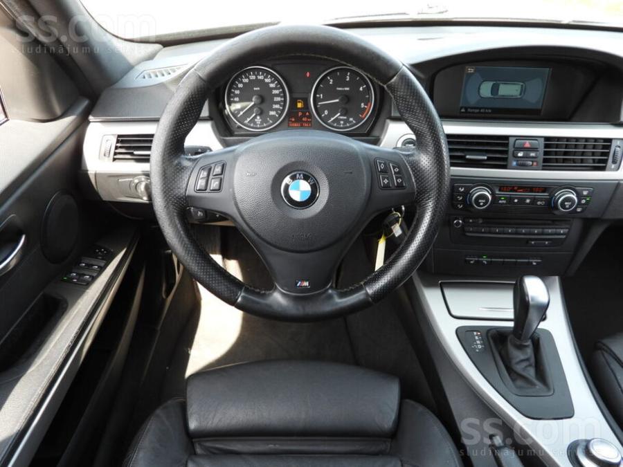 Black BMW 325 2007 in Riga, with an engine capacity of 3.00 L and mileage of 334 thousand km for 5390 €, photo 12 on AUTOMOTO.COM.LV