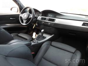 Black BMW 325 2007 in Riga, with an engine capacity of 3.00 L and mileage of 334 thousand km for 5390 €, photo 14 on AUTOMOTO.COM.LV