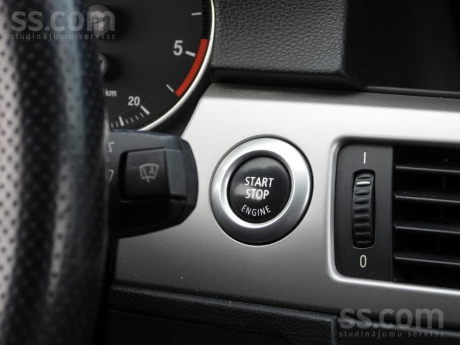 Black BMW 325 2007 in Riga, with an engine capacity of 3.00 L and mileage of 334 thousand km for 5390 €, photo 21 on AUTOMOTO.COM.LV