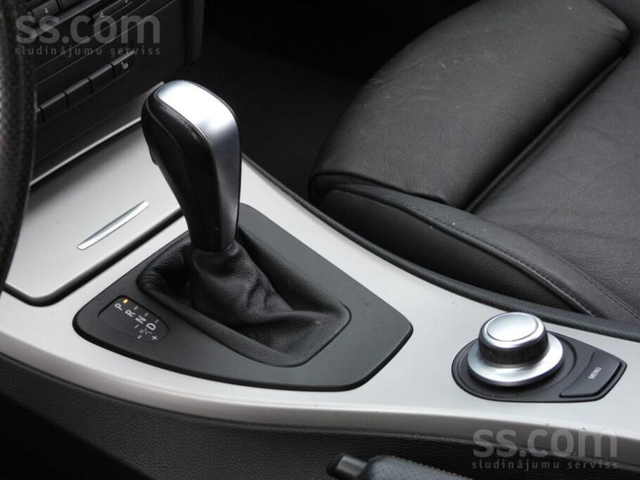 Black BMW 325 2007 in Riga, with an engine capacity of 3.00 L and mileage of 334 thousand km for 5390 €, photo 22 on AUTOMOTO.COM.LV