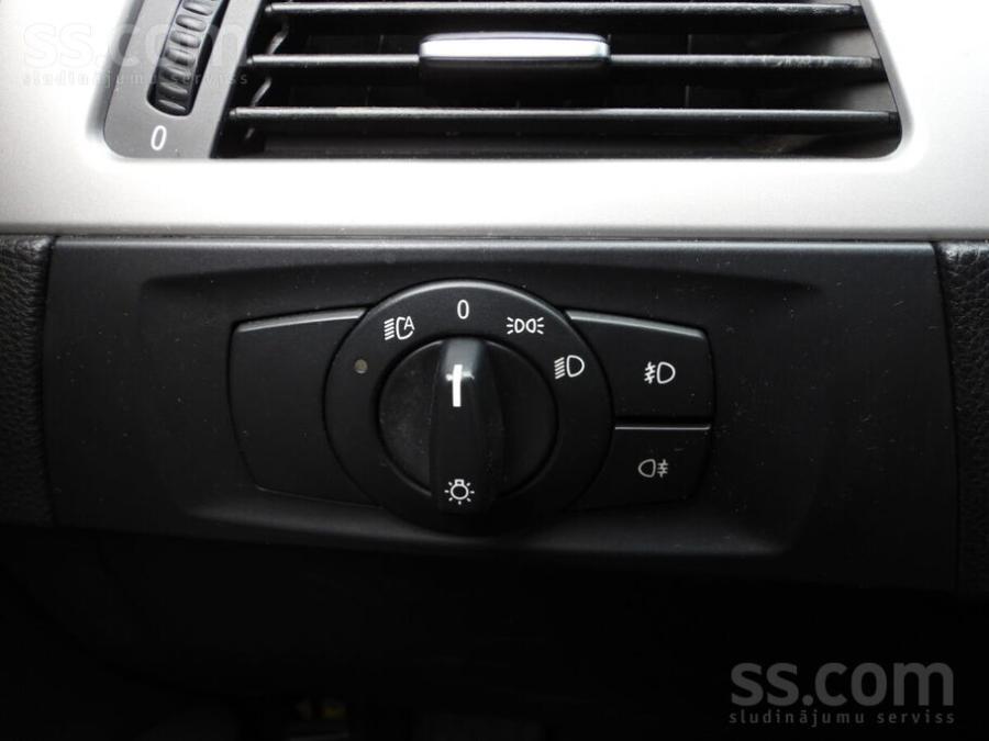 Black BMW 325 2007 in Riga, with an engine capacity of 3.00 L and mileage of 334 thousand km for 5390 €, photo 24 on AUTOMOTO.COM.LV