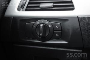 Black BMW 325 2007 in Riga, with an engine capacity of 3.00 L and mileage of 0 thousand km for 5990 €, photo 22 on AUTOMOTO.COM.LV