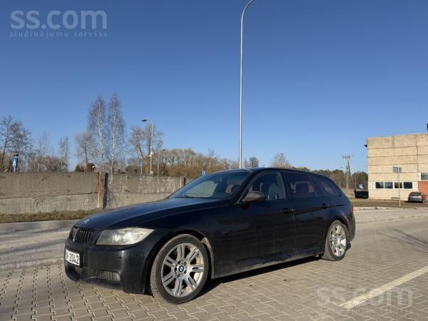 Black BMW 325 2007 in Jelgava, with an engine capacity of 3.00 L and mileage of 387 thousand km for 3800 €, photo 1 on AUTOMOTO.COM.LV