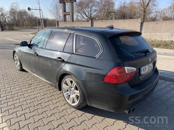 Black BMW 325 2007 in Jelgava, with an engine capacity of 3.00 L and mileage of 387 thousand km for 3800 €, photo 6 on AUTOMOTO.COM.LV