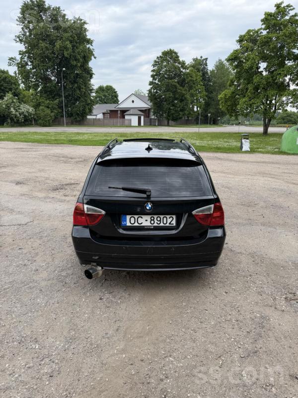 Black BMW 325 2007 in Preili, with an engine capacity of 3.00 L and mileage of 389 thousand km for 3600 €, photo 6 on AUTOMOTO.COM.LV