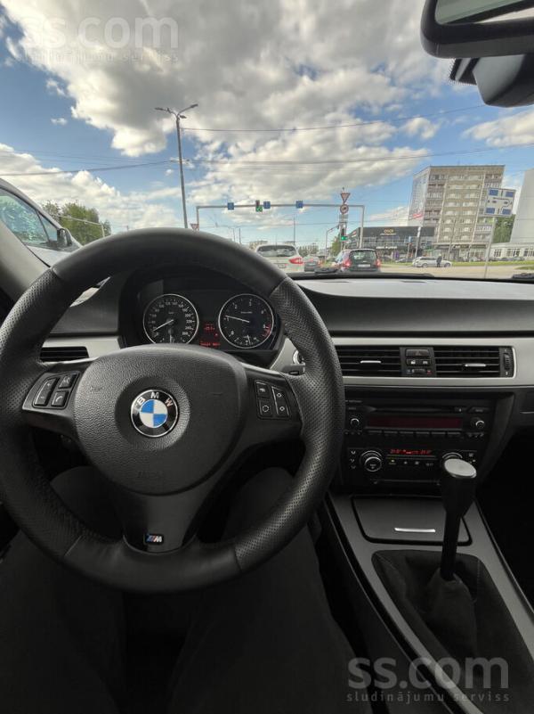 Black BMW 325 2007 in Preili, with an engine capacity of 3.00 L and mileage of 389 thousand km for 3600 €, photo 9 on AUTOMOTO.COM.LV
