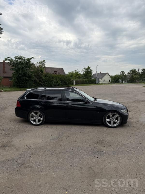 Melns BMW 325 2007 Preiļi, ar dzinēja tilpumu 3.00 L un nobraukumu 389 tūkst. km par 3600 €, foto 3 vietnē AUTOMOTO.COM.LV