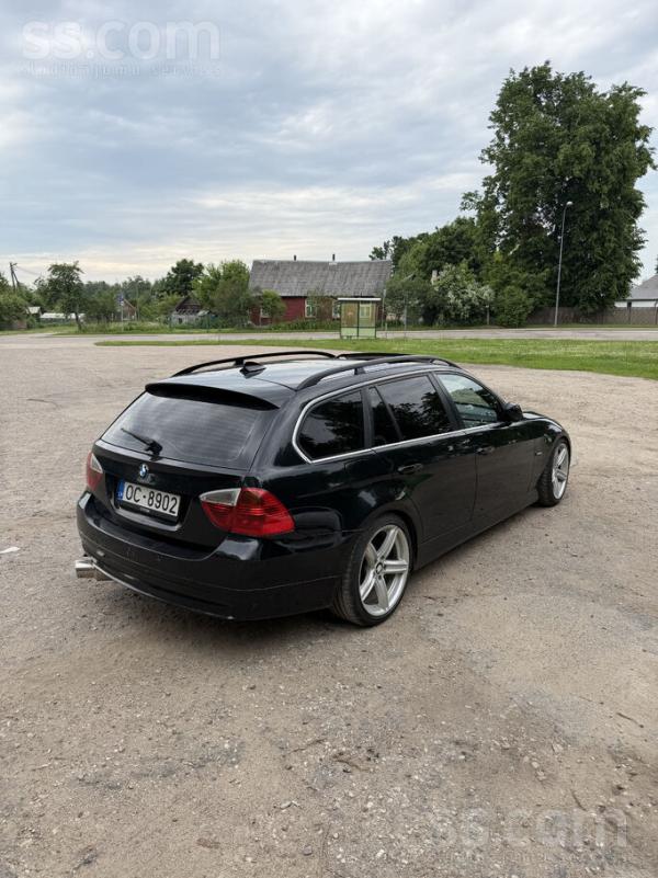 Melns BMW 325 2007 Preiļi, ar dzinēja tilpumu 3.00 L un nobraukumu 389 tūkst. km par 3600 €, foto 4 vietnē AUTOMOTO.COM.LV