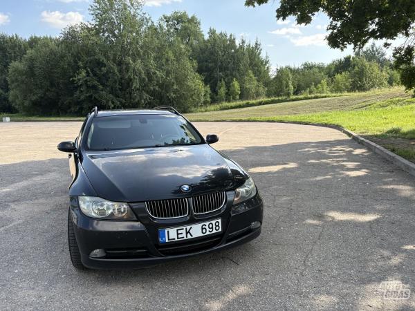 Black BMW 325 2007 in Kaunas, with an engine capacity of 3.00 L and mileage of 385 thousand km for 3000 €, photo 1 on AUTOMOTO.COM.LV