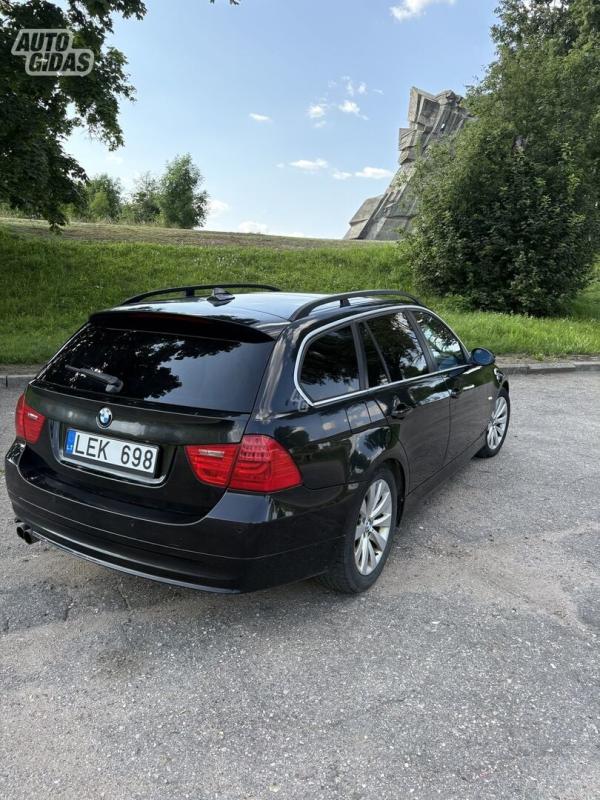 Black BMW 325 2007 in Kaunas, with an engine capacity of 3.00 L and mileage of 385 thousand km for 3000 €, photo 3 on AUTOMOTO.COM.LV