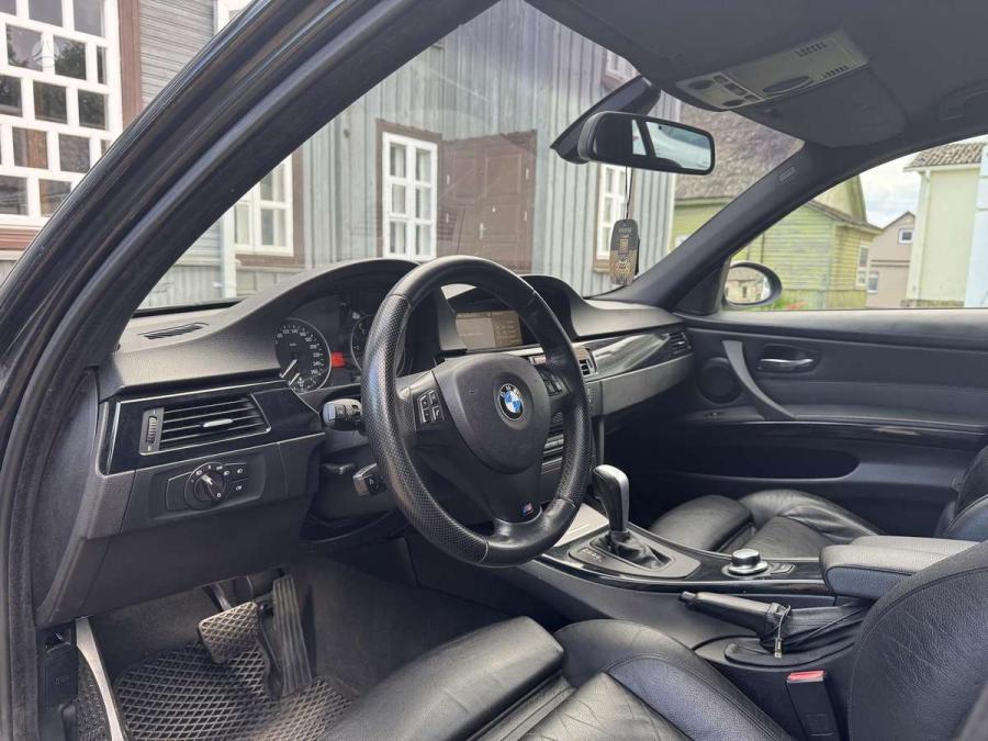 Melns BMW 325 2007 Kaišiadorys, ar dzinēja tilpumu 3.00 L un nobraukumu 488 tūkst. km par 4200 €, foto 20 vietnē AUTOMOTO.COM.LV