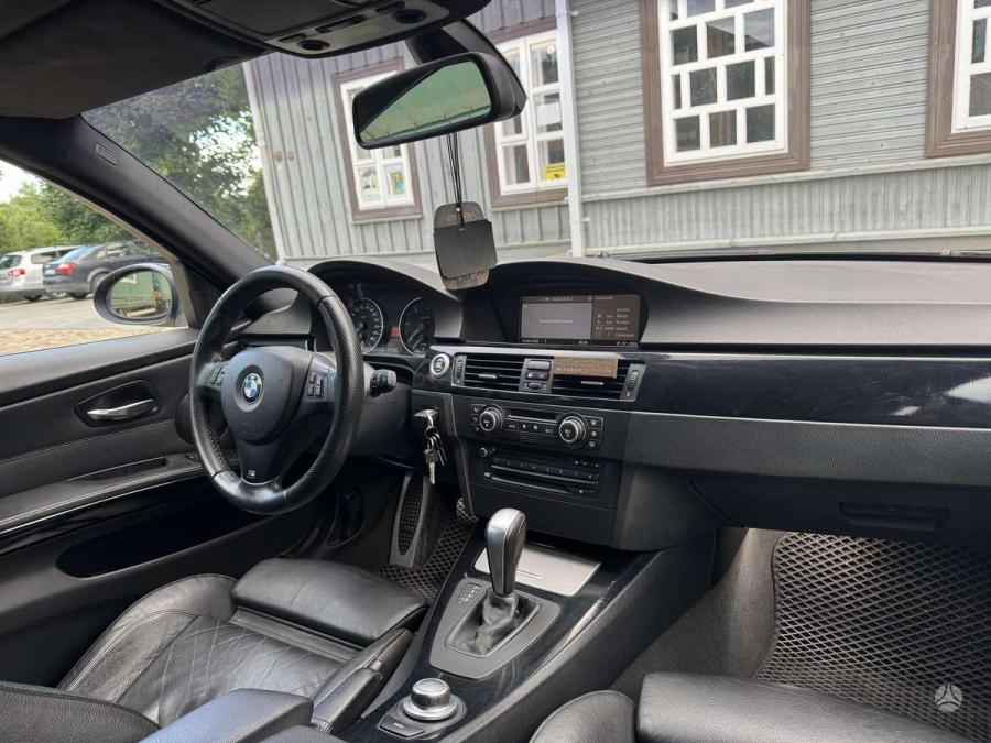 Melns BMW 325 2007 Kaišiadorys, ar dzinēja tilpumu 3.00 L un nobraukumu 488 tūkst. km par 4200 €, foto 26 vietnē AUTOMOTO.COM.LV