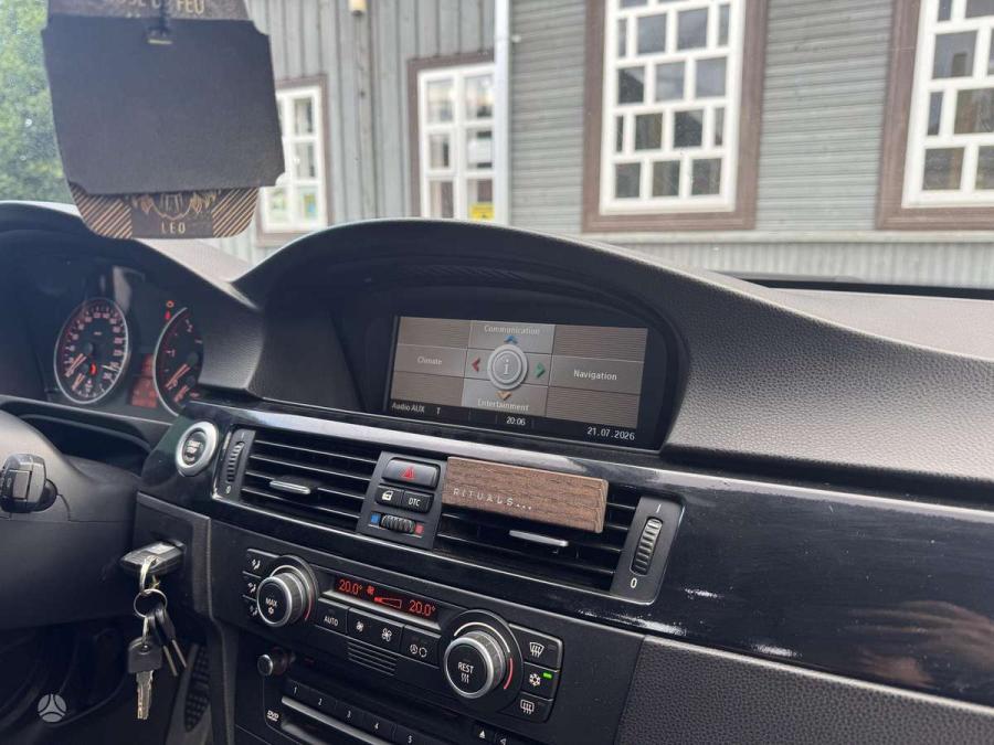 Melns BMW 325 2007 Kaišiadorys, ar dzinēja tilpumu 3.00 L un nobraukumu 488 tūkst. km par 4200 €, foto 30 vietnē AUTOMOTO.COM.LV