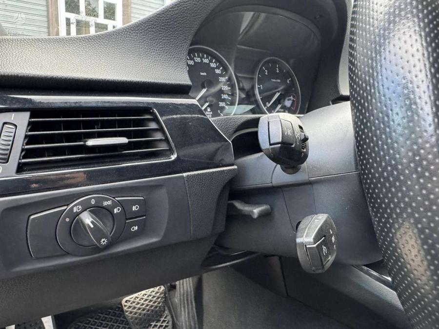Melns BMW 325 2007 Kaišiadorys, ar dzinēja tilpumu 3.00 L un nobraukumu 488 tūkst. km par 4200 €, foto 31 vietnē AUTOMOTO.COM.LV