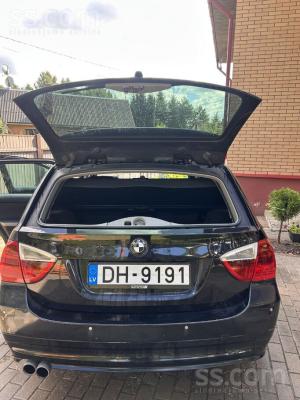 Melns BMW 325 2007 Daugavpils, ar dzinēja tilpumu 3.00 L un nobraukumu 400 tūkst. km par 4000 €, foto 4 vietnē AUTOMOTO.COM.LV