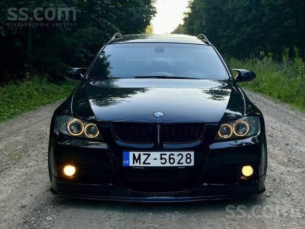 Black BMW 325 2007 in Jelgava, with an engine capacity of 3.00 L and mileage of 373 thousand km for 6300 €, photo 1 on AUTOMOTO.COM.LV
