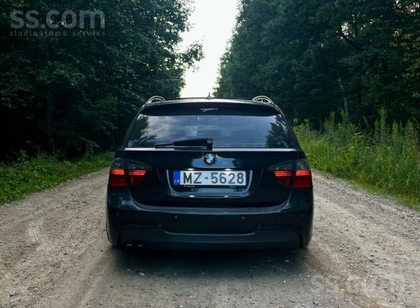Black BMW 325 2007 in Jelgava, with an engine capacity of 3.00 L and mileage of 373 thousand km for 6300 €, photo 5 on AUTOMOTO.COM.LV