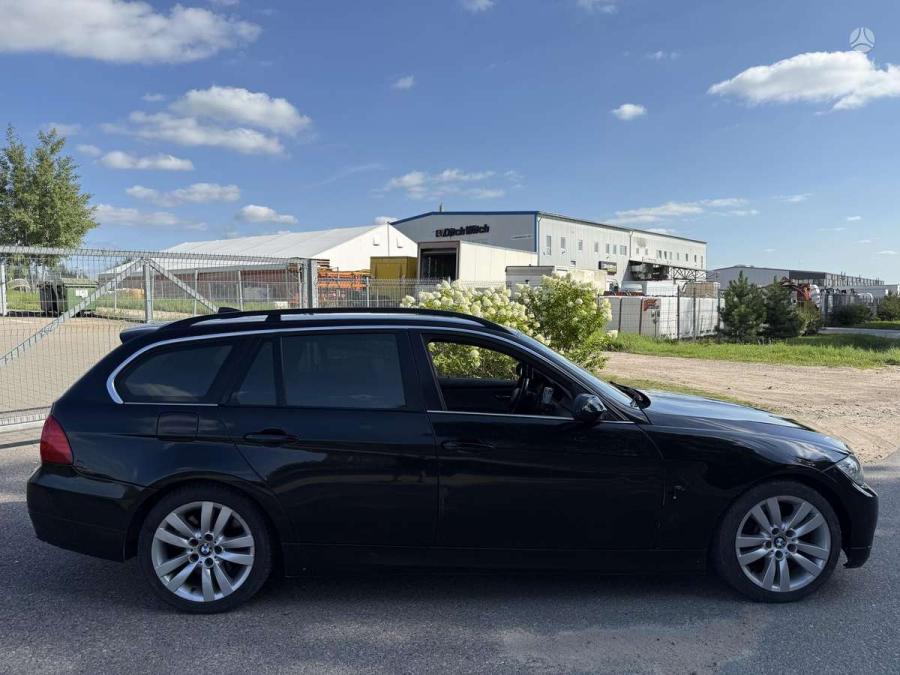 Melns BMW 325 2007 Viļņa, ar dzinēja tilpumu 2.99 L un nobraukumu 572 tūkst. km par 2950 €, foto 5 vietnē AUTOMOTO.COM.LV