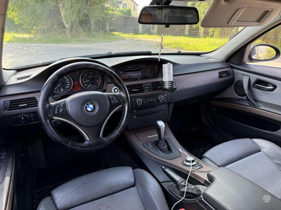 Melns BMW 325 2007 Viļņa, ar dzinēja tilpumu 2.99 L un nobraukumu 572 tūkst. km par 2950 €, foto 10 vietnē AUTOMOTO.COM.LV