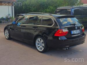 Black BMW 325 2007 in Riga, with an engine capacity of 2.50 L and mileage of 305 thousand km for 4790 €, photo 4 on AUTOMOTO.COM.LV