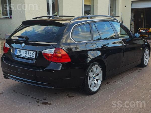 Black BMW 325 2007 in Riga, with an engine capacity of 2.50 L and mileage of 305 thousand km for 4790 €, photo 5 on AUTOMOTO.COM.LV