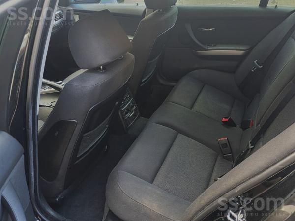 Black BMW 325 2007 in Riga, with an engine capacity of 2.50 L and mileage of 305 thousand km for 4790 €, photo 8 on AUTOMOTO.COM.LV