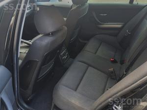 Black BMW 325 2007 in Riga, with an engine capacity of 2.50 L and mileage of 305 thousand km for 4790 €, photo 9 on AUTOMOTO.COM.LV