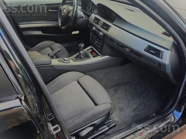 Black BMW 325 2007 in Riga, with an engine capacity of 2.50 L and mileage of 305 thousand km for 4790 €, photo 9 on AUTOMOTO.COM.LV