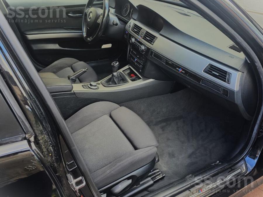 Black BMW 325 2007 in Riga, with an engine capacity of 2.50 L and mileage of 305 thousand km for 4790 €, photo 10 on AUTOMOTO.COM.LV
