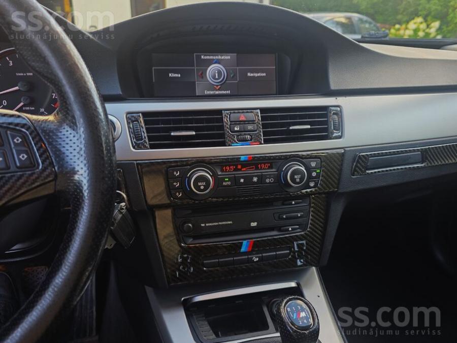Black BMW 325 2007 in Riga, with an engine capacity of 2.50 L and mileage of 305 thousand km for 4790 €, photo 13 on AUTOMOTO.COM.LV