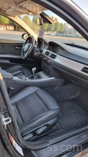 Black BMW 325 2007 in Liepaja, with an engine capacity of 3.00 L and mileage of 356 thousand km for 4650 €, photo 5 on AUTOMOTO.COM.LV