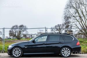 Black BMW 325 2008 in Riga, with an engine capacity of 3.00 L and mileage of 321 thousand km for 6990 €, photo 4 on AUTOMOTO.COM.LV