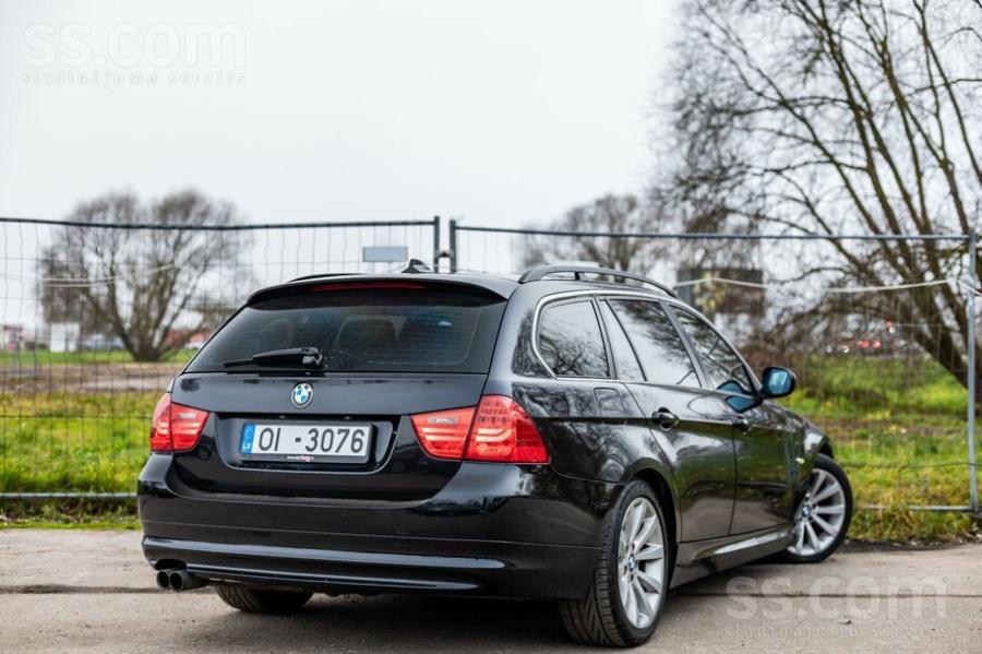 Black BMW 325 2008 in Riga, with an engine capacity of 3.00 L and mileage of 321 thousand km for 6990 €, photo 6 on AUTOMOTO.COM.LV
