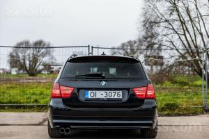 Black BMW 325 2008 in Riga, with an engine capacity of 3.00 L and mileage of 321 thousand km for 6990 €, photo 8 on AUTOMOTO.COM.LV