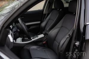Black BMW 325 2008 in Riga, with an engine capacity of 3.00 L and mileage of 321 thousand km for 6990 €, photo 12 on AUTOMOTO.COM.LV