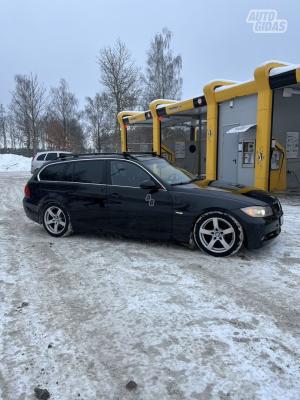 Black BMW 325 2008 in Radviliskis, with an engine capacity of 3.00 L and mileage of 370 thousand km for 3300 €, photo 9 on AUTOMOTO.COM.LV
