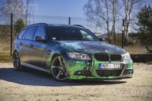 Black BMW 325 2008 in Riga, with an engine capacity of 3.00 L and mileage of 0 thousand km for 9290 €, photo 4 on AUTOMOTO.COM.LV