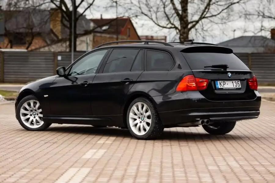 Melns BMW 325 2008 Jelgava, ar dzinēja tilpumu 3.00 L un nobraukumu 241 tūkst. km par 8600 €, foto 5 vietnē AUTOMOTO.COM.LV
