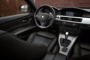 Melns BMW 325 2008 Jelgava, ar dzinēja tilpumu 3.00 L un nobraukumu 241 tūkst. km par 8600 €, foto 8 vietnē AUTOMOTO.COM.LV