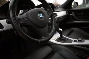 Melns BMW 325 2008 Jelgava, ar dzinēja tilpumu 3.00 L un nobraukumu 241 tūkst. km par 8600 €, foto 16 vietnē AUTOMOTO.COM.LV