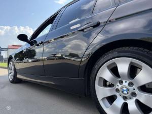 Melns BMW 325 2008 Kauņa, ar dzinēja tilpumu 2.99 L un nobraukumu 333 tūkst. km par 4000 €, foto 6 vietnē AUTOMOTO.COM.LV